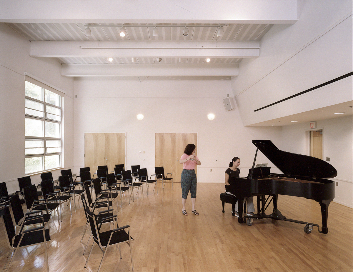 Mugar Center for the Performing Arts - Leers Weinzapfel Associates